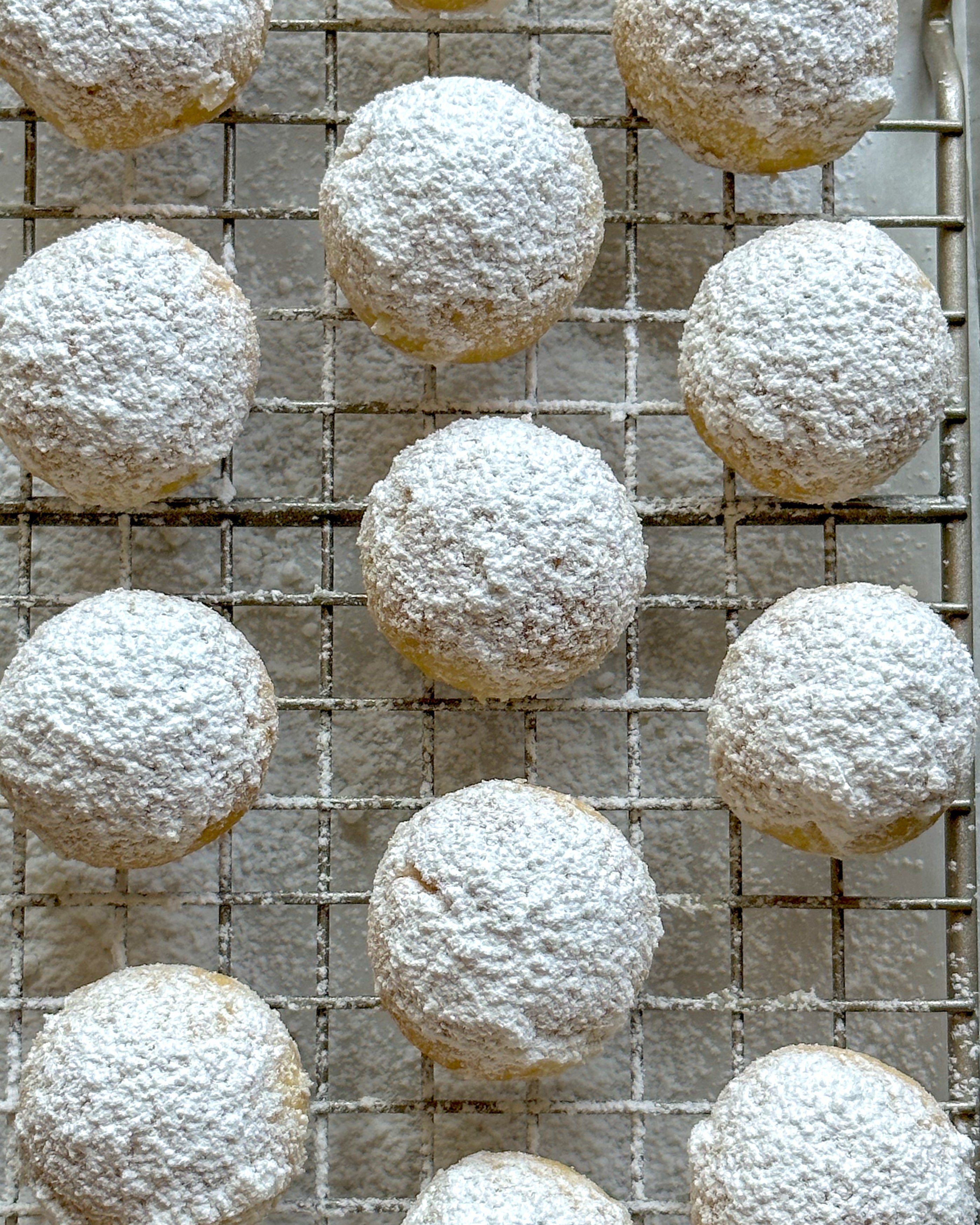 Almond Snowball Cookies – Hawaiian Vanilla Company