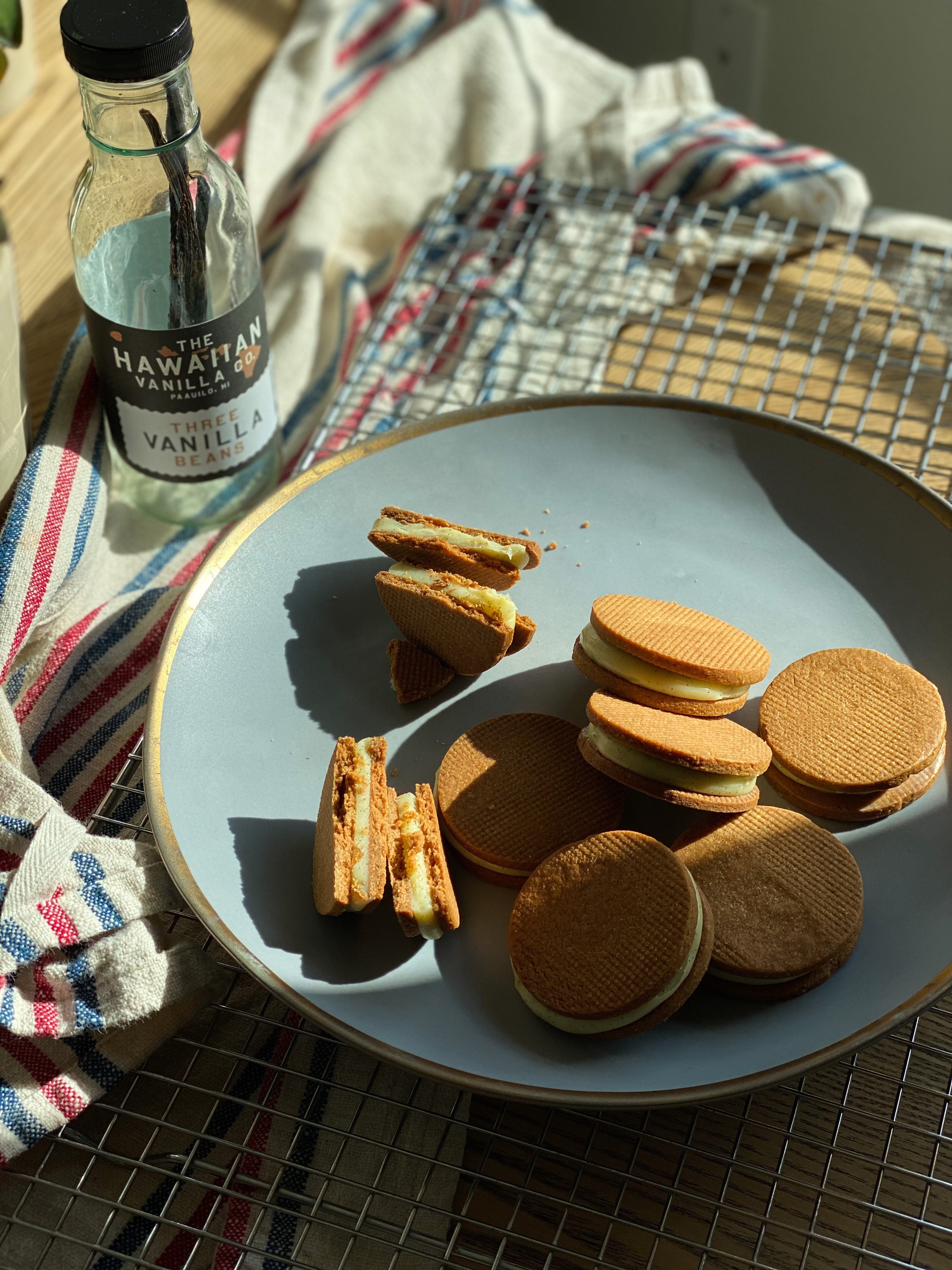 Vanilla-Chocolate-Filled Cookies – Hawaiian Vanilla Company
